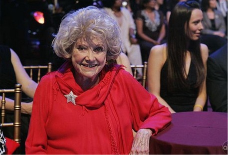 Humorist Phyllis Diller Dies At 95 | CSi News Now!